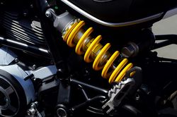 Shock Absorber Fluids | TITAN SAF | FUCHS